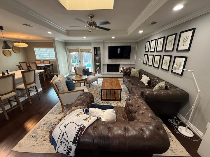 Cozy Family & Business Friendly W/ A Private Pool! - Dallas, TX