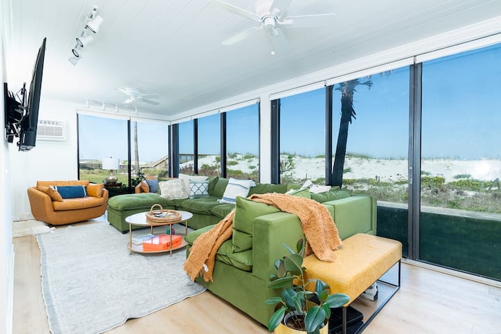 Jacksonville Beachfront, Pool, Sun. Long Term Only - Jacksonville Beach, FL