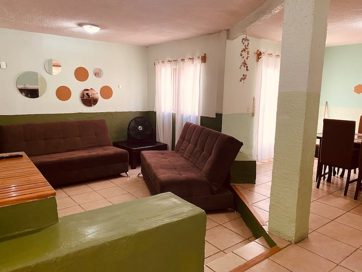 Hospedaje De Tita - Amplio Espacio Para Tu Familia - Guadalajara