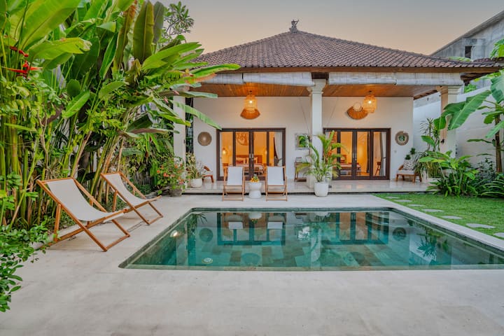 2 Bedrooms Villa + Floating Breakfast - Seminyak