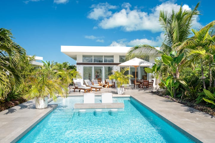 Perfect For 1 Couple - Pool & Beach Access - Turks and Caicos Islands