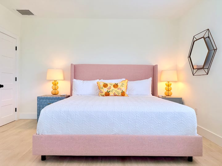 Vintage Villa 35 | Steps To Beach | Pool - Venice, FL