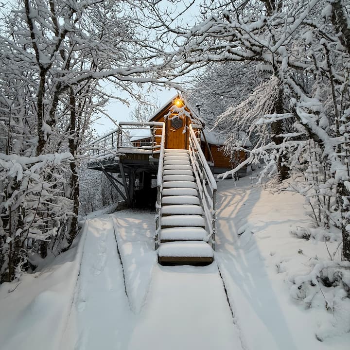 Le Tiki, Perché à 3 Mètres Avec Jacuzzi Privé - Jura