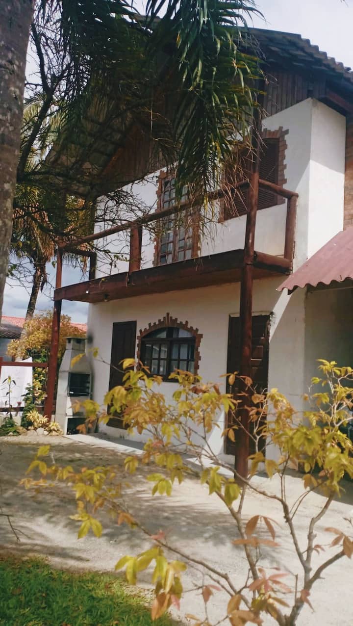 Sobrado Rústico 5 Quadras Da Praia ★★★★★ - Guaratuba