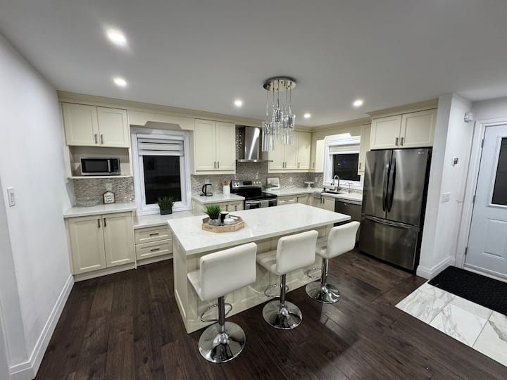 Cozy Classy Renovated 3br Smart Home Near Dvp 401 - Toronto