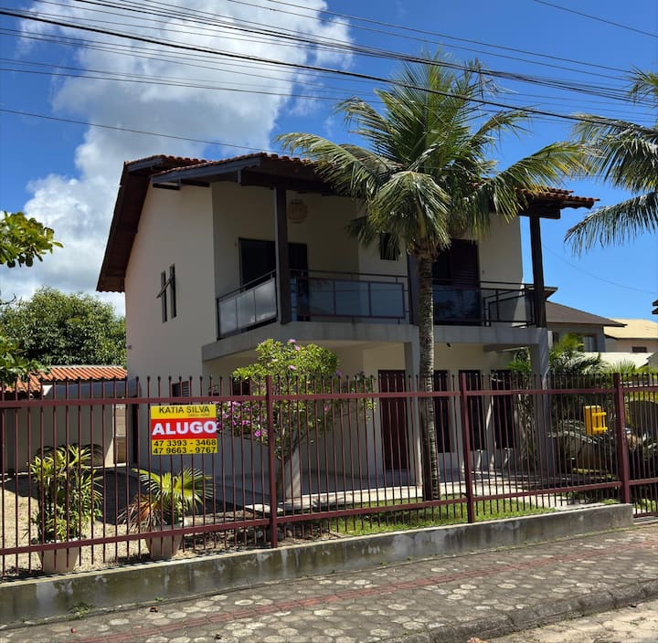 Casa 04 Quartos, 200 Metros Do Mar - Bombinhas