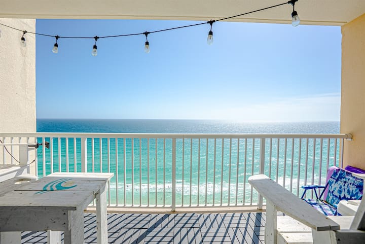 Gulf View Studio  King Bed  Steps To Beach - Panama City Beach, FL