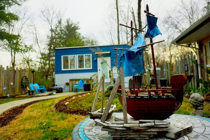 Tiny Town's Tiny Ship - Clarksville, TN