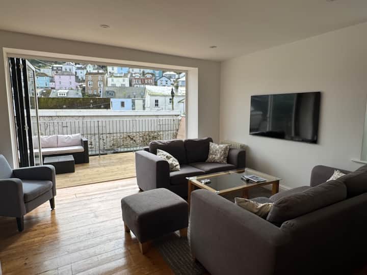 Dartmouth Town - Entire House - 3 Beds/2 Bathrooms - Dartmouth