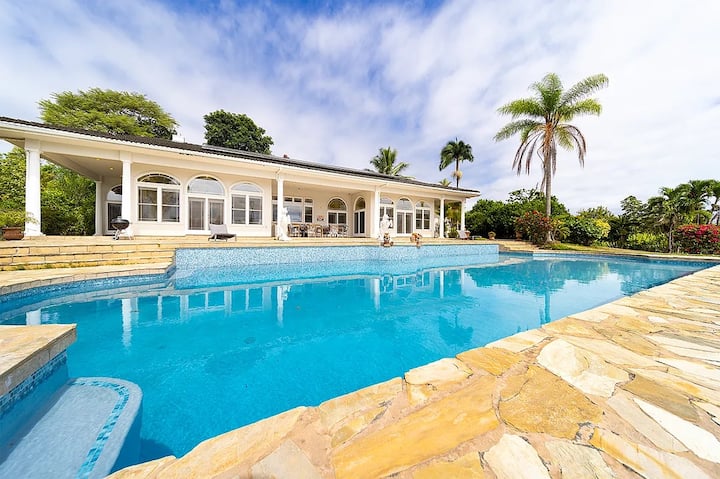 Gorgeous Home In Hilo With Pool - Hilo, HI
