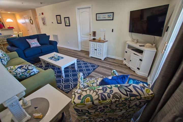 The Palms * 2br Luxury Condo, Sleeps 7 - Delaware