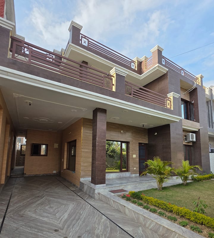 Stayvilla Studio - Jammu