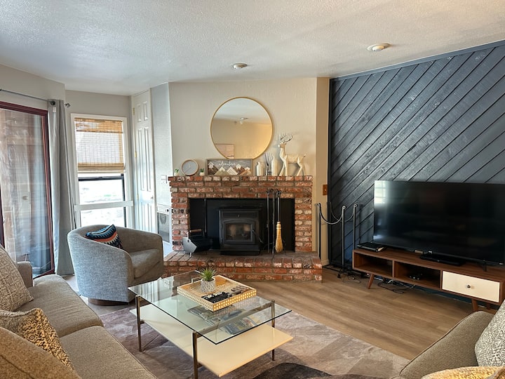 Ski In/ski Out Spacious Updated Condo, Sleeps 10 - Mammoth Lakes, CA