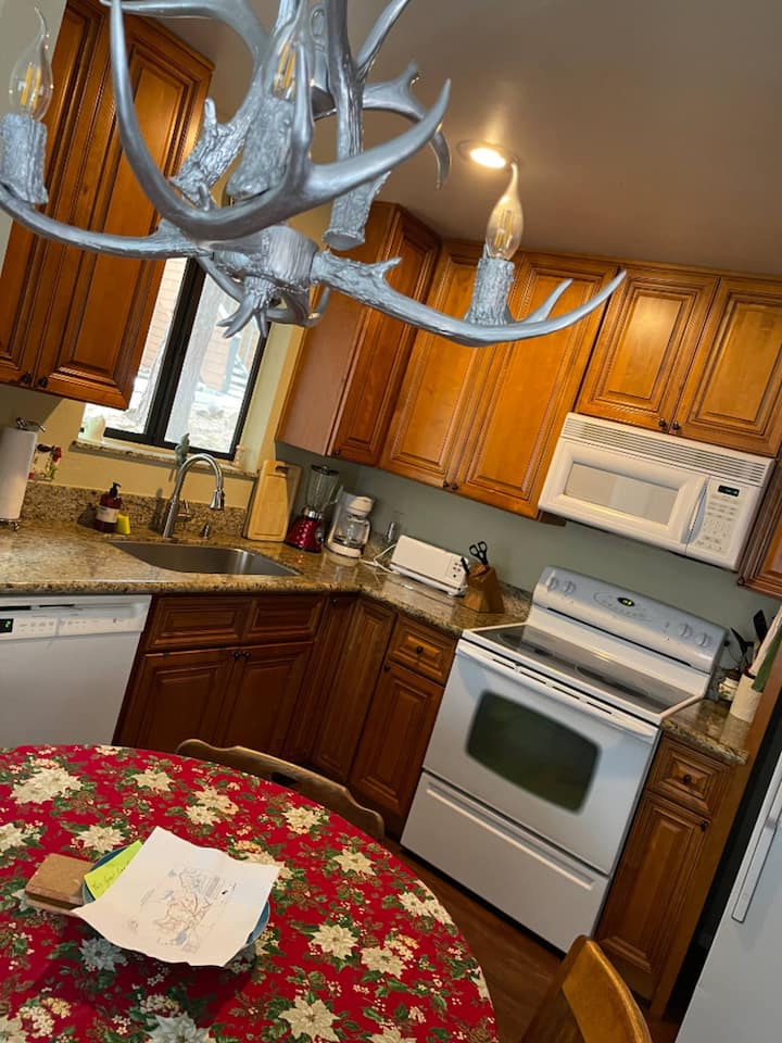 Tahoe Donner Romantic Mountain Hideaway - Truckee, CA