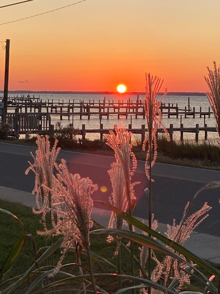 Waterfront-views From All Rooms-ci Bay Sunset - Chincoteague, VA