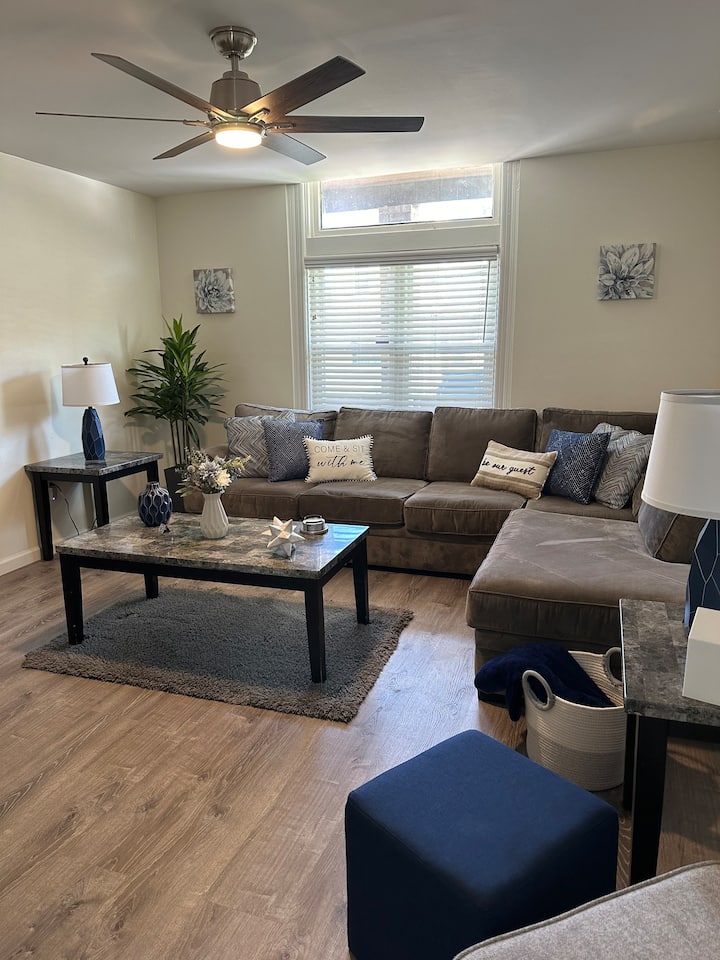 Spacious & Modern Urban Rental - Turtle, West Mifflin