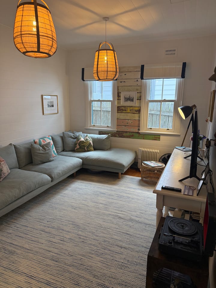 Cosy Coastal Cottage - Shellharbour