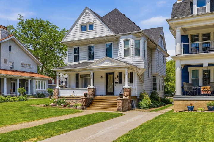 6br Historic Home | 1st Fl Master | Walk To Falls - Niagara Falls, NY