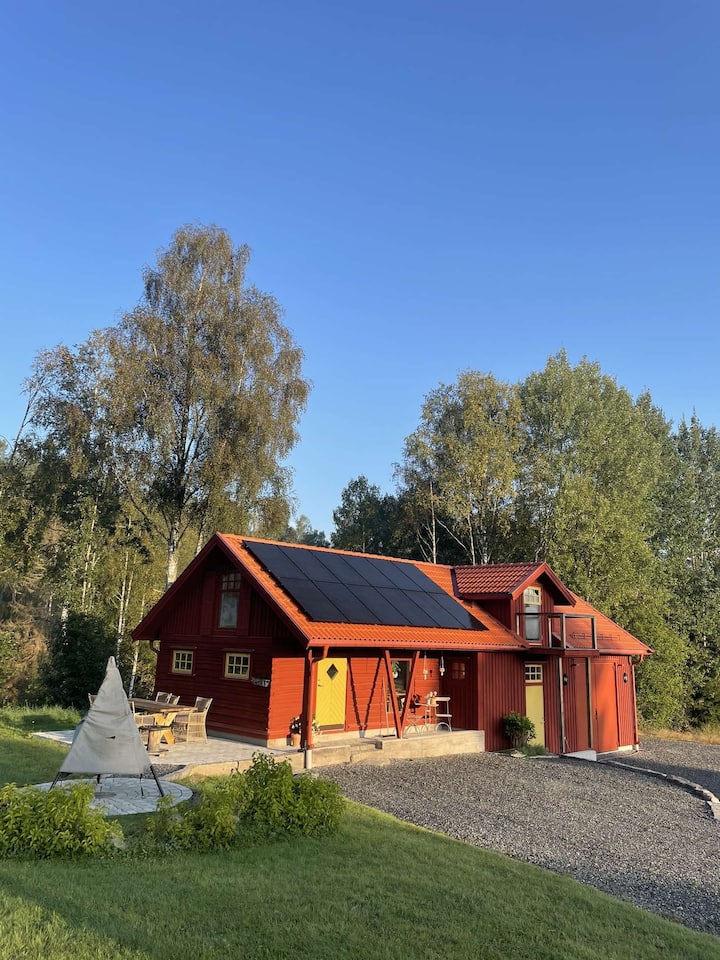 Lilla Huset Vid Sjön. Annexet. - Schweden