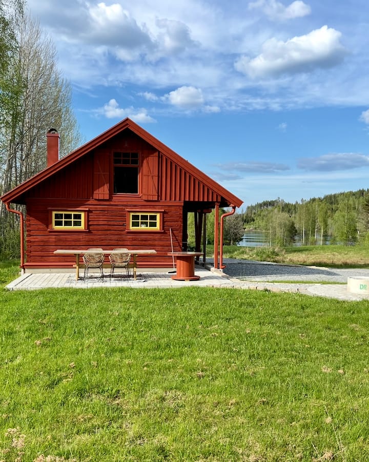 Stuga Med Sjö Brygga & Båt ÖPpet Landskap & åKrar. - Sweden