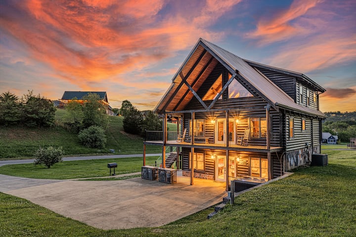 Fall Vibes. Small Crowds. Hot Tub. Moutain Views. - Townsend, TN