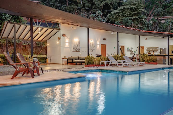 Casa Paraíso Piscina Aire Acondicionado Wifi 24pax - San Jerónimo