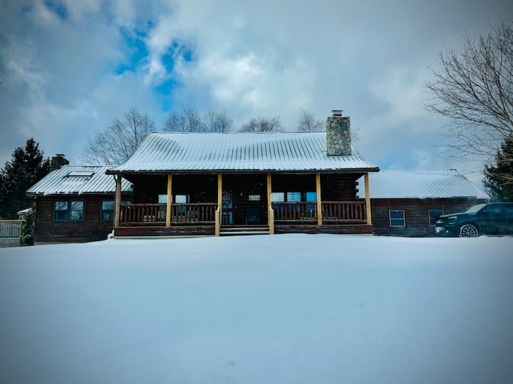 Catskill Dream Log Home-winter Family Retreat - Hobart, NY