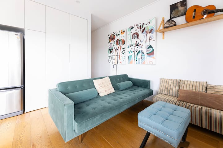 New Private Modern Wellness Penthouse: 2 Brm + Car - St Kilda