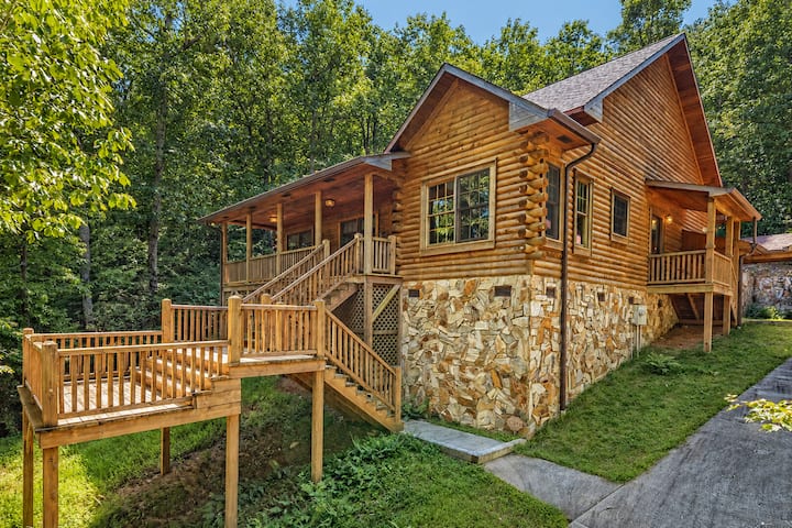 Pet-friendly, Mountaintop Cabin In Columbus - Tryon, NC