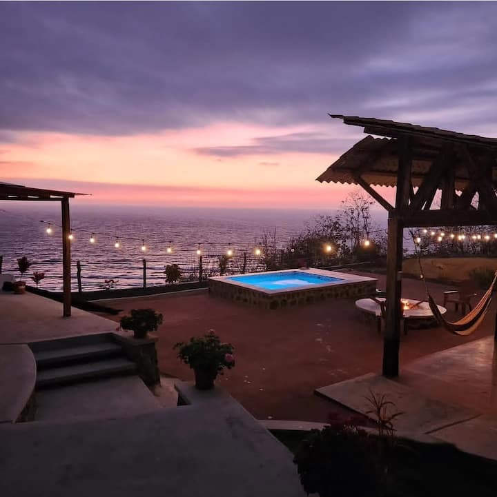 La Calma: Your Pause On A Seaside Cliff. - Canoa