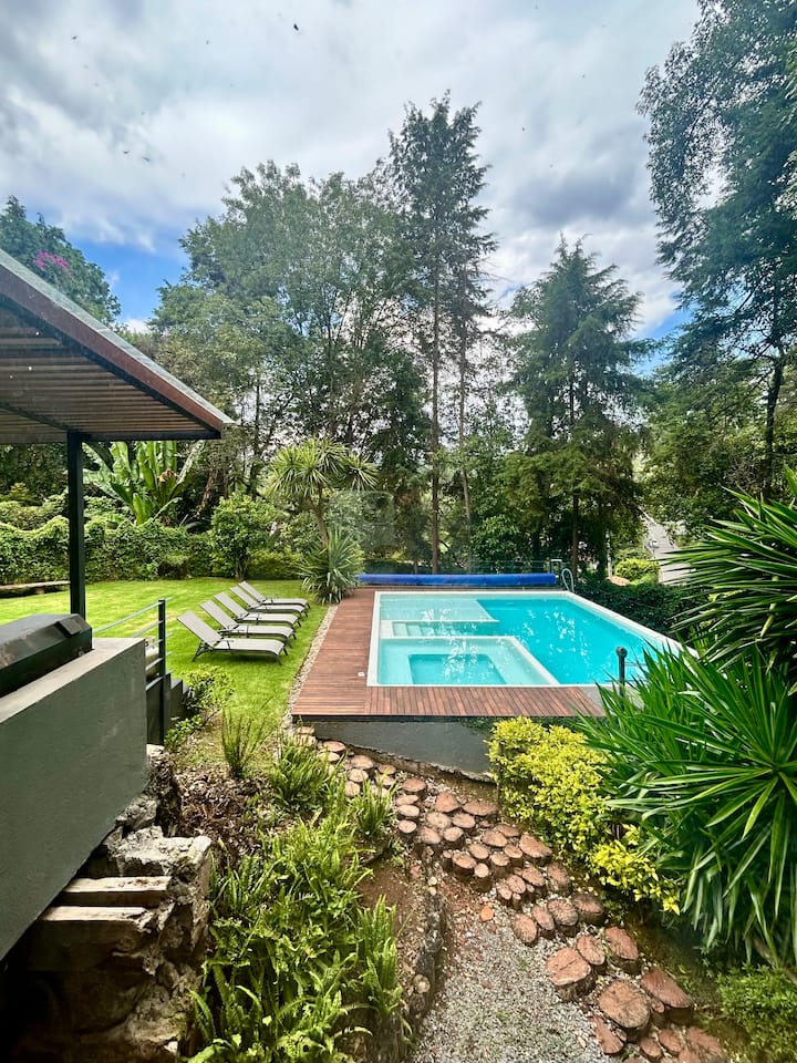 Spacious Modern House In Avandaro - Valle de Bravo