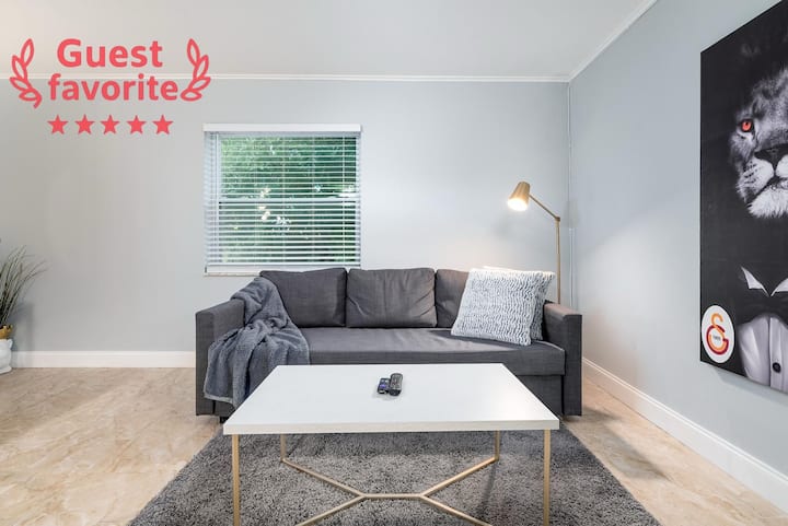 Trendy 1br Lion Apartment, 2 Miles To The Beach! - Fort Lauderdale