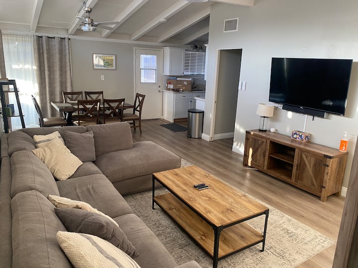 Cozy Home Near Amusement Parks - La Habra, CA