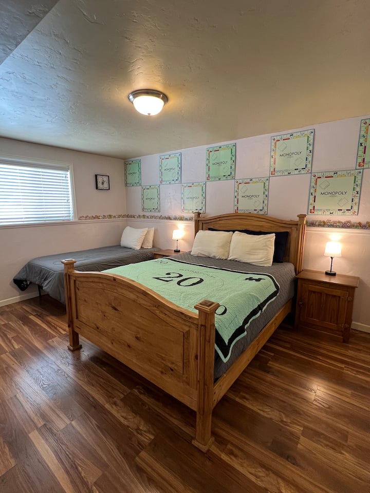 Monopoly Themed Room (No Smokers) - Colorado Springs, CO
