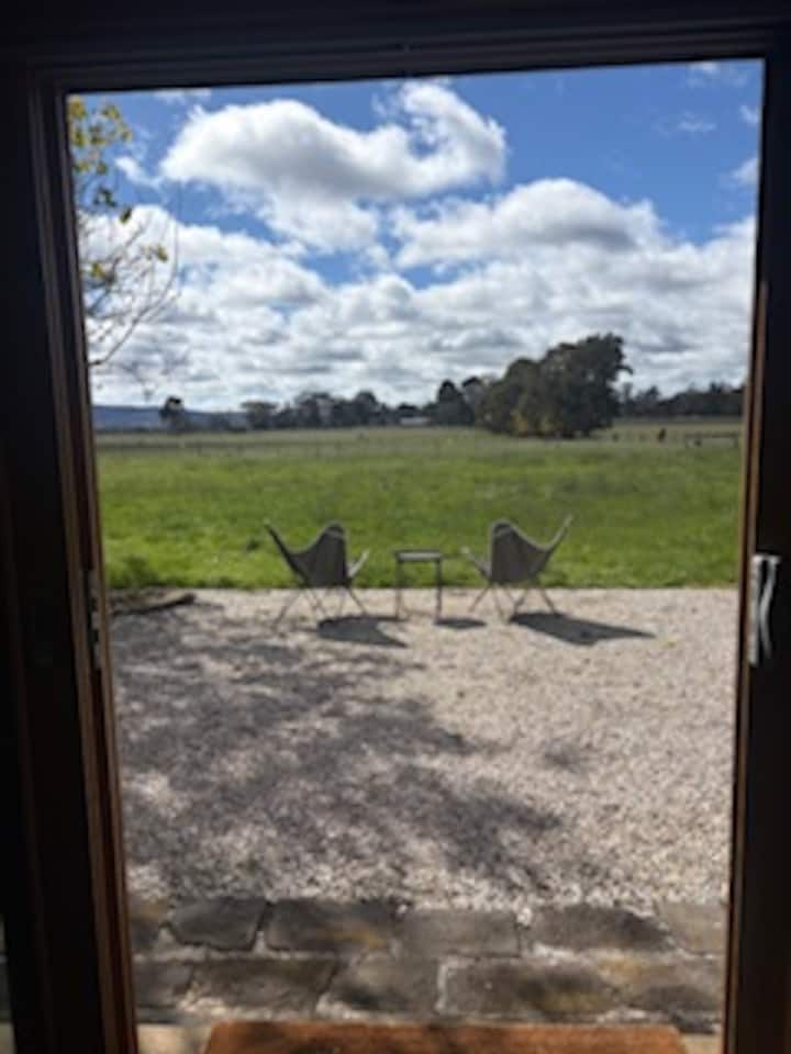 Stylish Cottage On Historic Property Near Kyneton - Kyneton