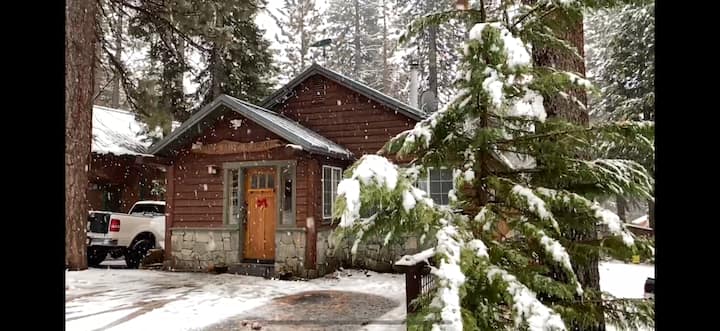 Tahoe Living! Walk To Beach, Shops, & Restaurants - North Lake Tahoe, CA
