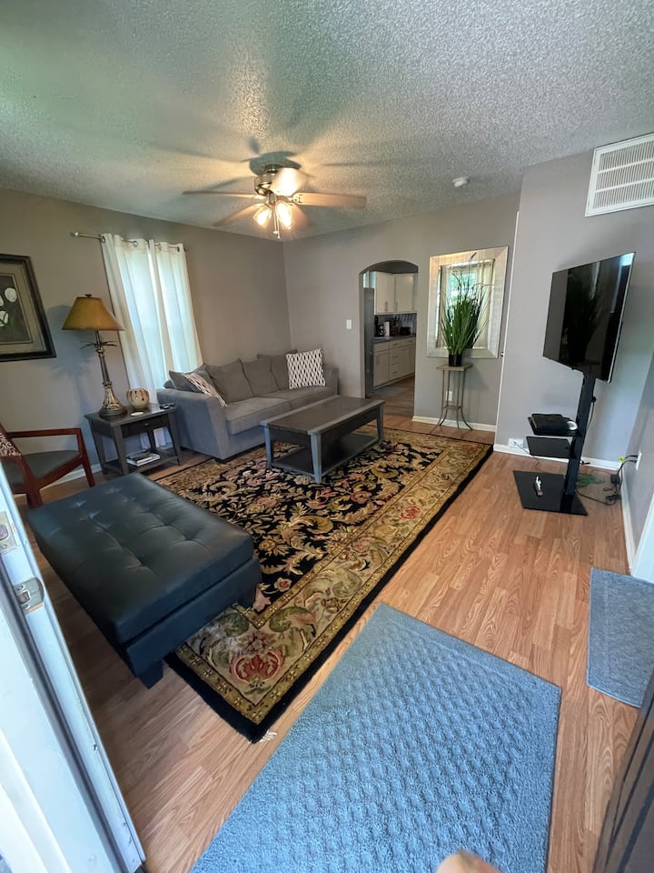Cute Home , Central Location - Springfield, MO