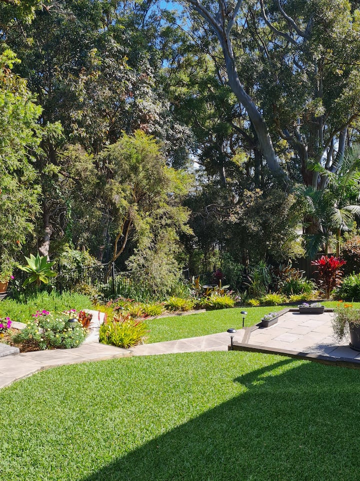 Harmony, Private Room In Tranquil Home, Bush Scene - Port Macquarie