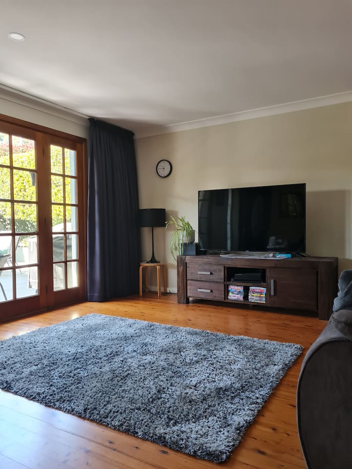 Harmony, Private Room In Tranquil Home, Bush Scene - Port Macquarie
