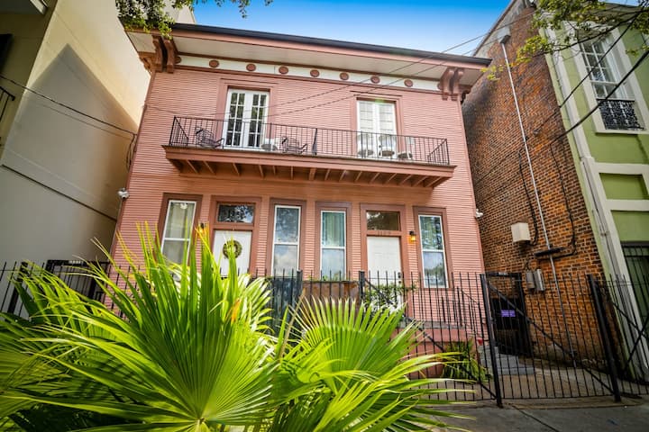 Governors Apartment - Historic Getaways - New Orleans, LA