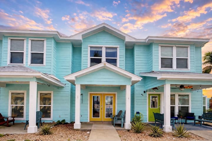 Shared Pool, Pet Friendly, Golf Cart Access - Port Aransas, TX