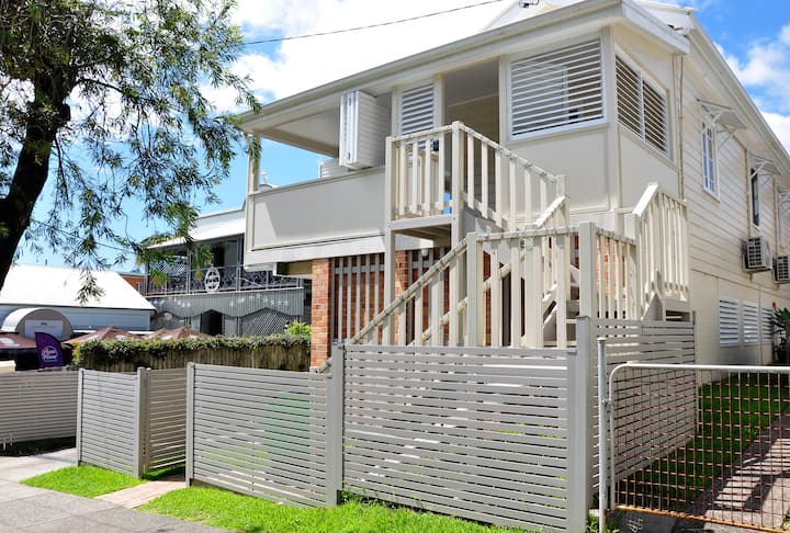 Seaside Notmans Cottage - South West Rocks