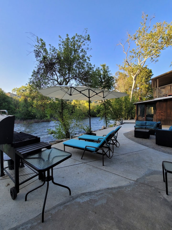 Relax And Bbq At Sequoia Park River House - Three Rivers, CA