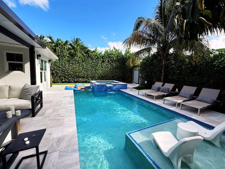 Modern Oasis, Steps To Ave, Heated Pool + Hot Tub - Delray Beach, FL