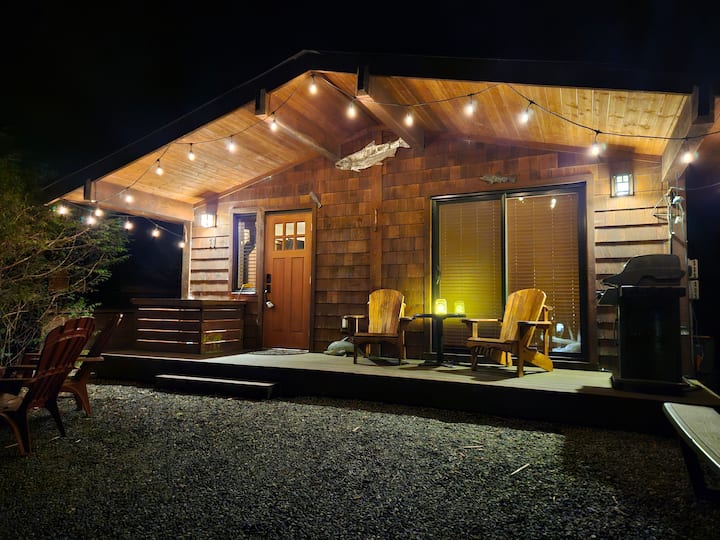 Rachael's Retreat | Woodstove & Fire Pit - Port Renfrew