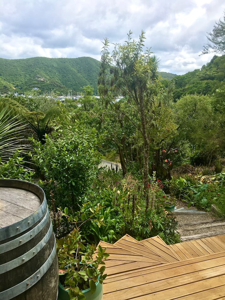 Artist's Retreat - Picton