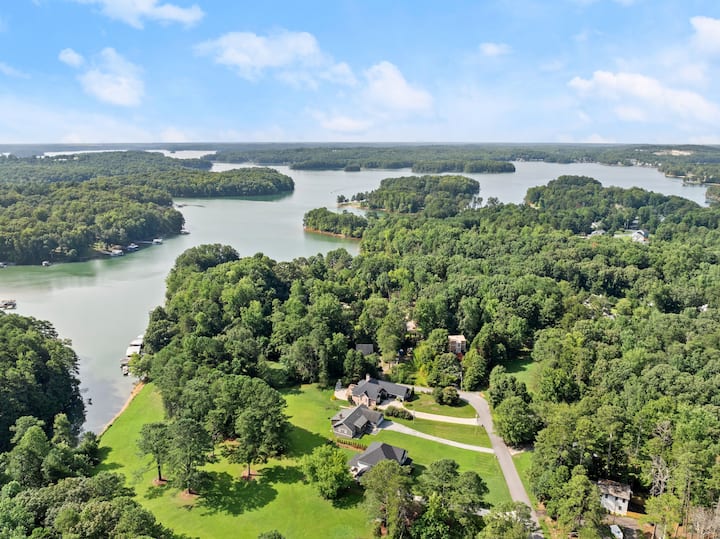 Lakefront Home With Dock *Monthly - Cumming, GA