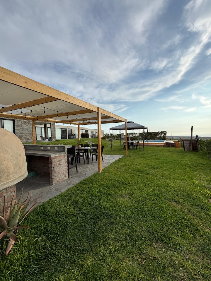 Fantástica Casa De Campo Con Vista Al Valle Y Mar - Peru