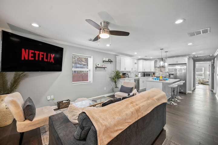 Cozy Modern 3bd Atl Home! 4 Miles To Downtown! - Hartsfield-Jackson Atlanta Airport (ATL)