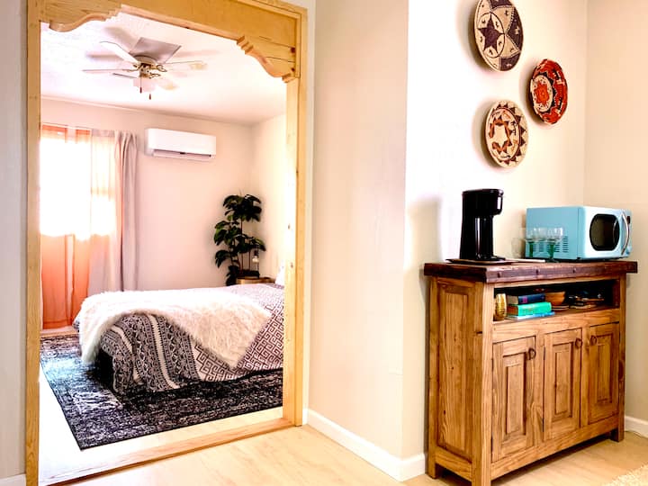 Cozy Charming Casita-suite - Great Uptown Location - Albuquerque
